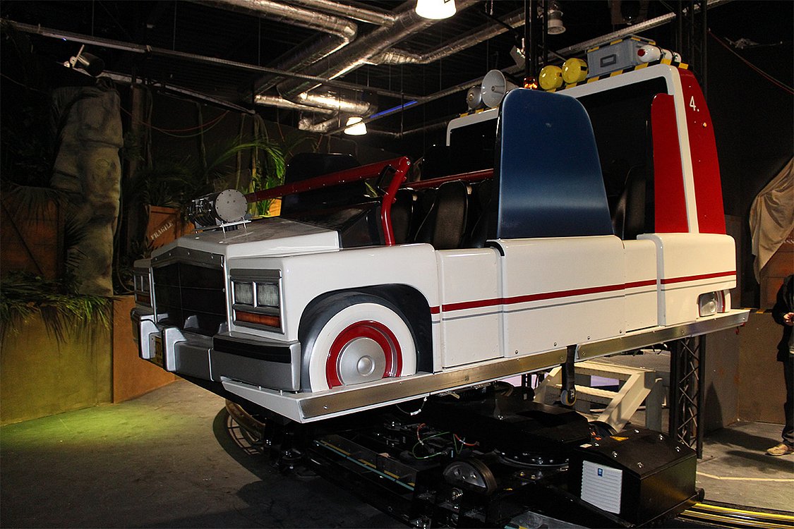 Layout L - ZIERER Karussell- und Spezialmaschinenbau GmbH & Co. KG