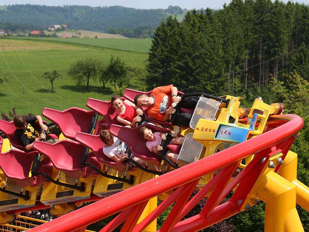 Elevated Seating Coaster - ZIERER Karussell- und Spezialmaschinenbau ...