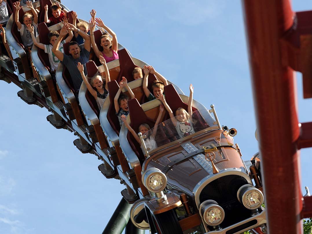 Elevated Seating Coaster - ZIERER Karussell- und Spezialmaschinenbau ...