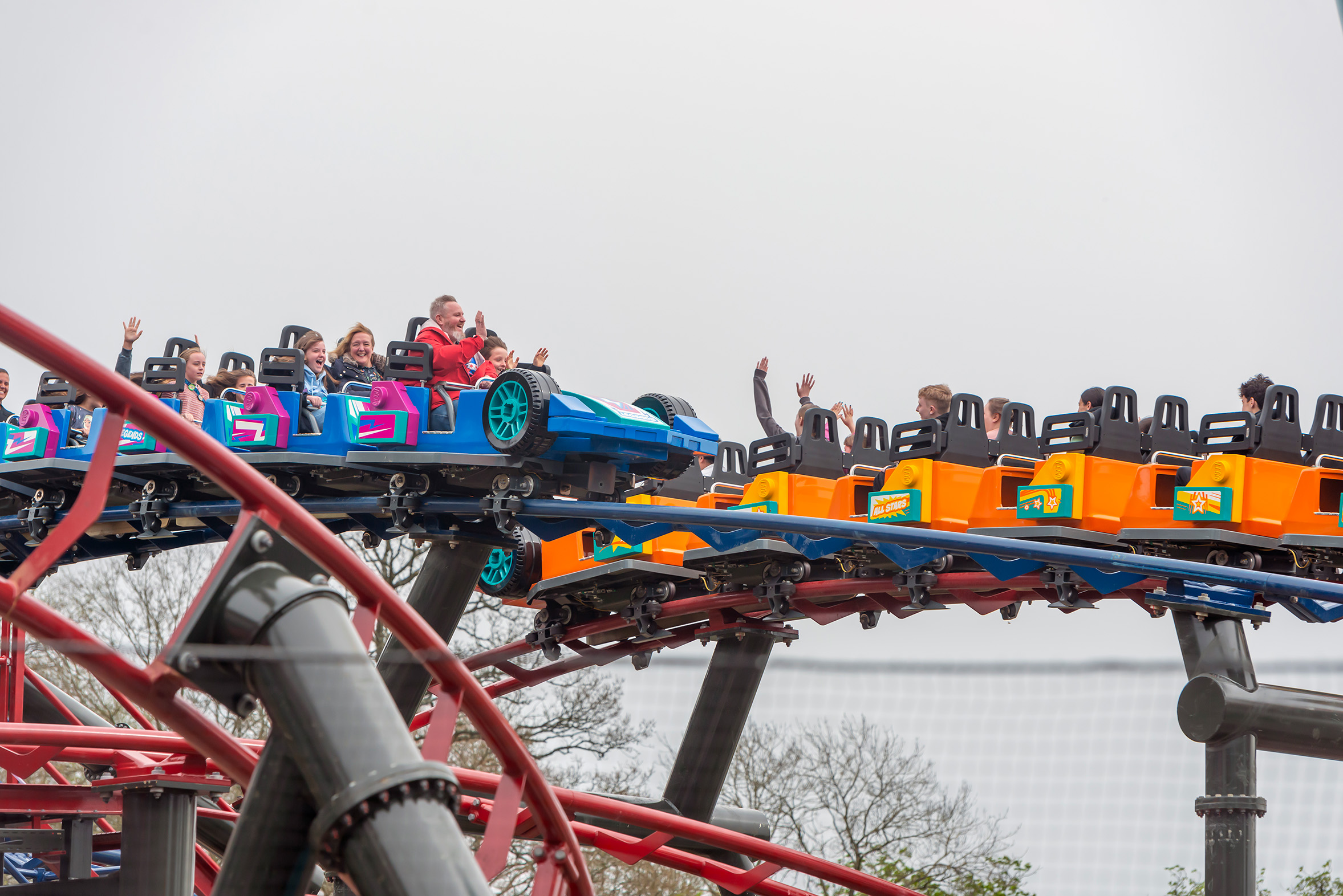 Dueling Reverse Coaster - ZIERER Karussell- und Spezialmaschinenbau ...
